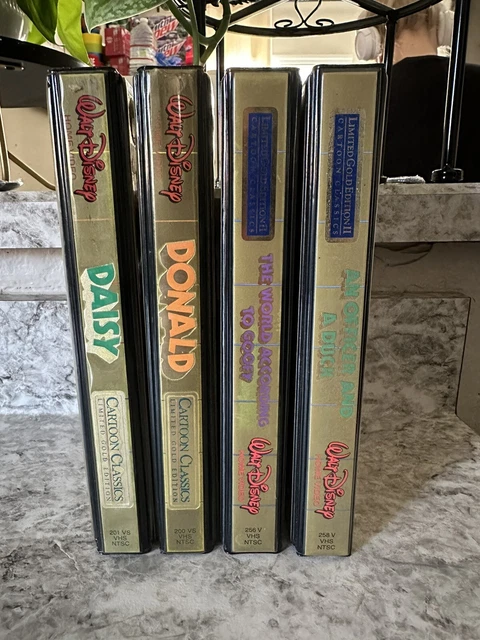 DISNEY CARTOON CLASSICS Disney VHS Black Clamshell Goofy Donald Daisy ...