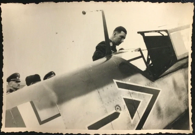GERMAN PHOTO WW2 ARCHIVE : Werner MOLDERS av MESSSERSCHMITT Bf-109 ...