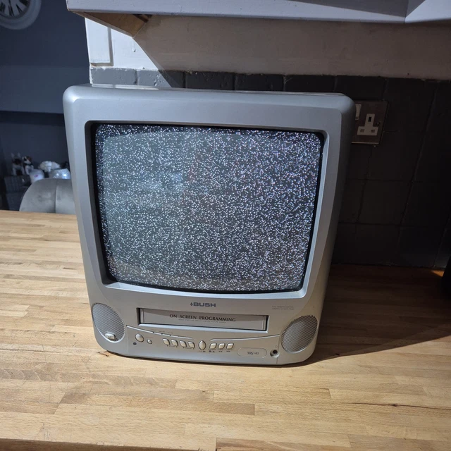 VINTAGE BUSH CRT “14” TV with VHS Recorder BTV17 Retro Gaming £40.00 - PicClick UK
