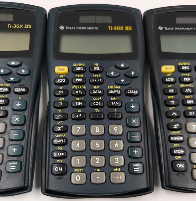 LOT DE 3 Calculatrices TEXAS INSTRUMENTS TI-30X IIS - Non Testées EUR ...