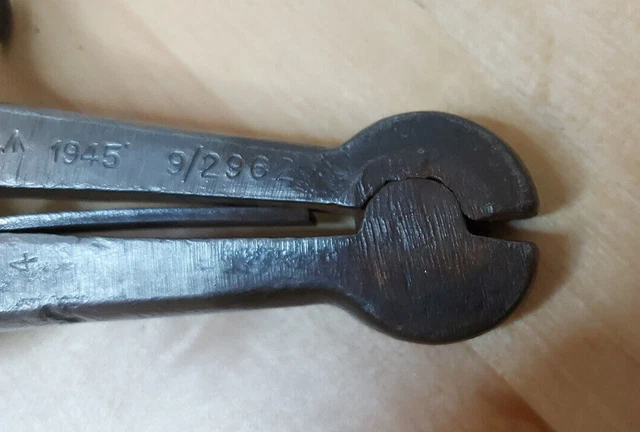 WW2/MILITARY ERA COLLECTORS Hand Vice/Clamp Broad Arrow Stamp 1945 - 9/ ...