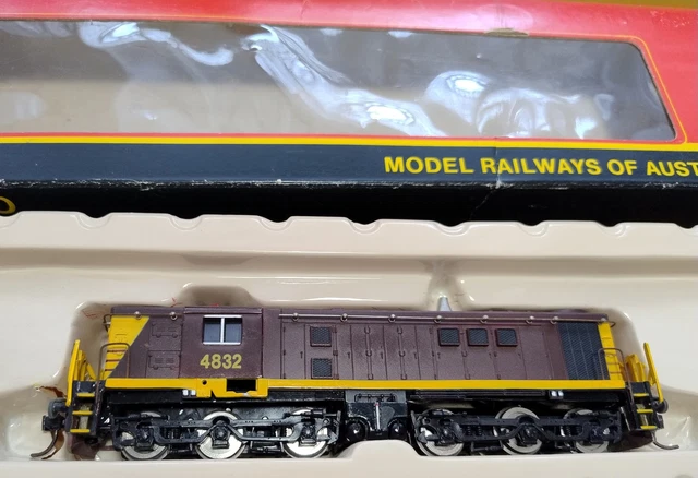 POWERLINE 48 CLASS, SRA 'Tuscan red' #4832, HO, wrong box $150.00 ...