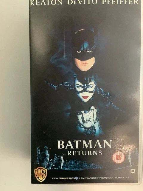&BATMAN RETURNS& VHS (dir: Tim Burton) Michael Keaton, Danny Devito £5. ...