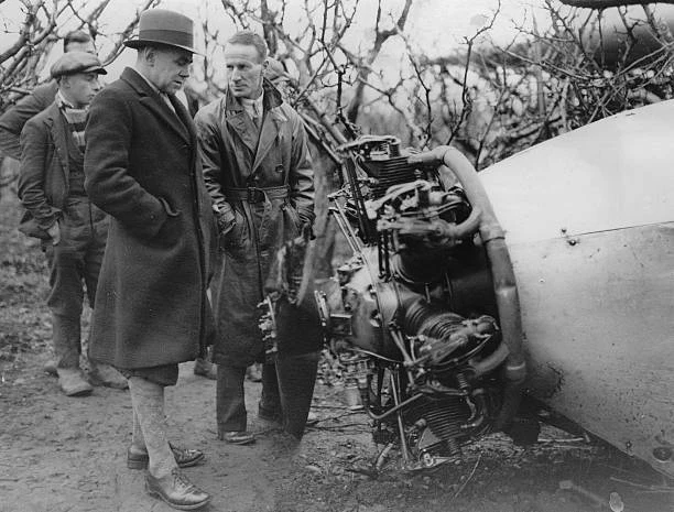CHARLES KINGSFORD SMITH At His Plane Wreck 1931 Old Aviation Photo EUR ...