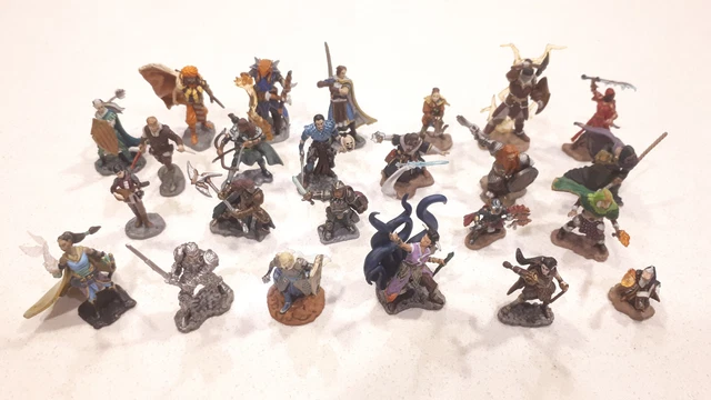 25 DUNGEONS & Dragons Premium Prepainted Miniatures lot D&D from Waves ...