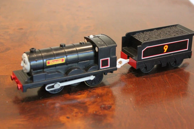 THOMAS TRACKMASTER TRAIN SET MOTORISED ENGINE DONALD and tender RARE ...