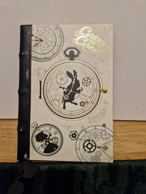 WALT DISNEY TIM Burton Alice In Wonderland Through The Looking Glass ...