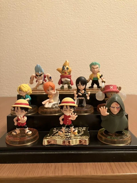 LOTTO DI 10 figurine ONE PIECE Rufy Robin Zoro Chopper Sanji Franky ...