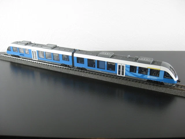 MÄRKLIN 37717 NAHVERKEHRS-DIESELTRIEBWAGEN LINT 41 der BE AG Spur H0 ...