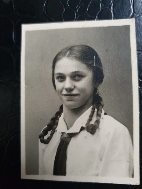 ORIGINAL VINTAGE GERMAN ww2 photograph Young Girl Portrait. Pigtails £5 ...
