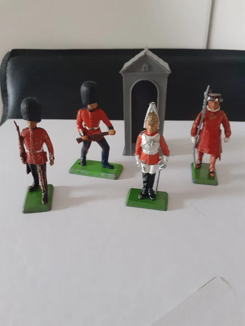 VINTAGE BRITAINS BEEFEATER Scots guard lifeguard soldiers x 4 + sentry ...
