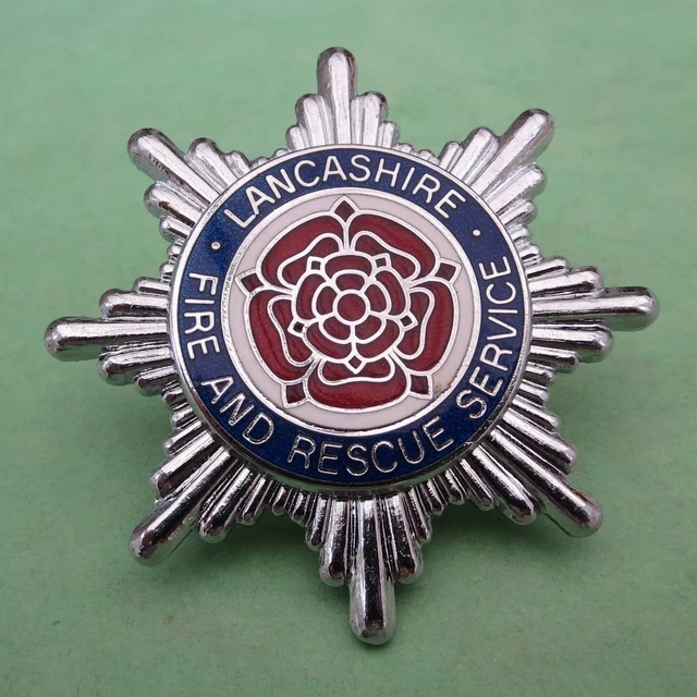 THE LANCASHIRE COUNTY Fire & Rescue Service/Brigade Hat/Cap Badge £7.50 ...