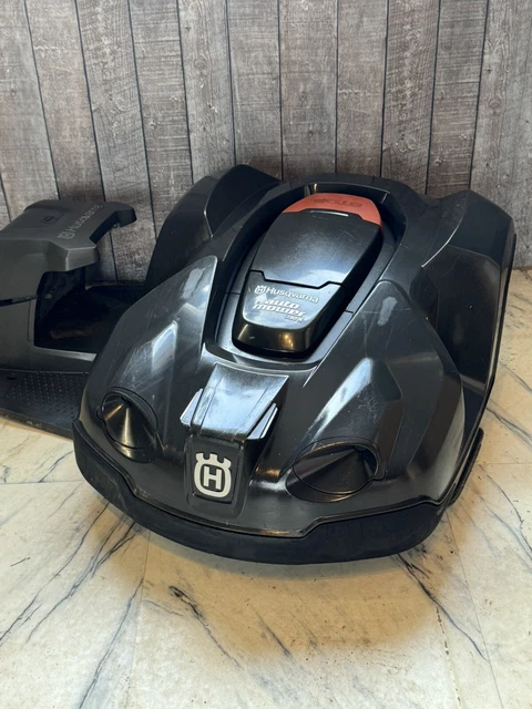 HUSQVARNA AUTOMOWER 330X Connect Sim robot tagliaerba robot da prato ...