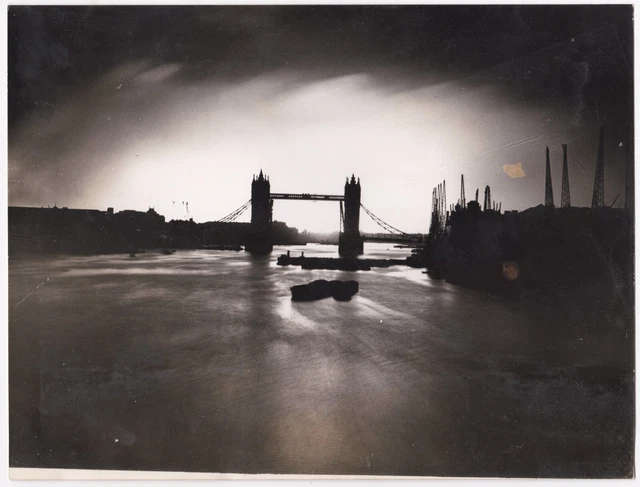 WW2 ORIGINAL PRESS Photo London Blitz Tower Bridge Lit Up By Fires #b3 ...