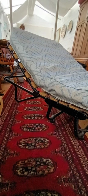 Z BED SINGLE folding, black metal frame with raisable head. Good ...