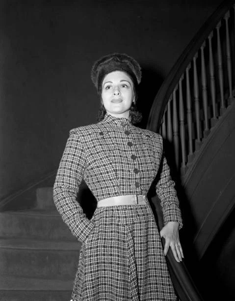 RADIO SINGER BEA Wain models a plaid tweed suit selected by fash 1940s ...
