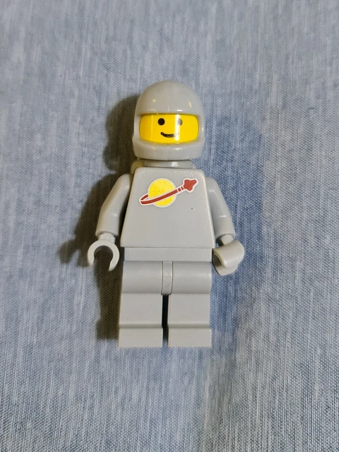 LEGO VINTAGE CLASSIC Space Grey Spaceman Minifigure Super Rare! EUR 32 ...