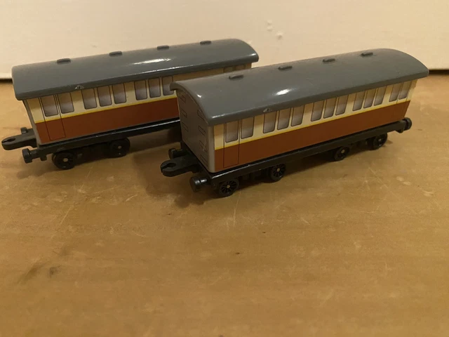 THOMAS THE TANK Engine & Friends ERTL Express Coaches £6.00 - PicClick UK