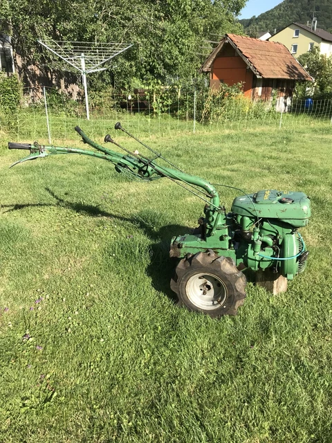 HOLDER E6, EINACHSSCHLEPPER, mit sehr viel Anbaugeräten. Mähbalken ...