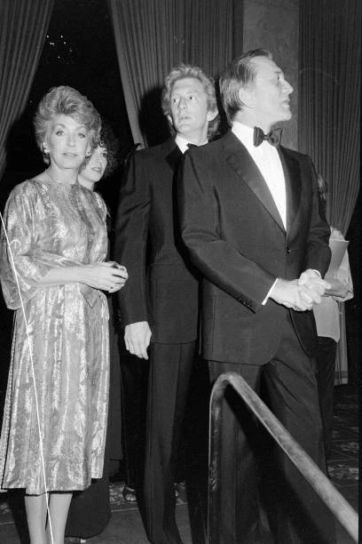 ACTOR KIRK DOUGLAS with his wife Anne Buydens & their son Peter D- Old Photo 5 $9.00 - PicClick AU