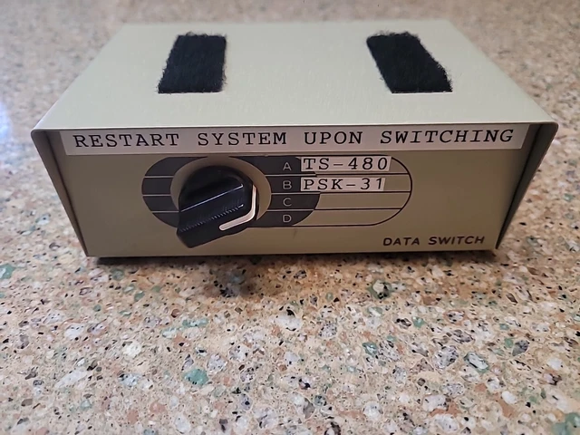 VINTAGE 4 WAY DATA TRANSFER SWITCH A B C D Vtg Four Port Grey Data ...