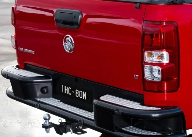 GENUINE HOLDEN NEW Rear Step Style Bumper Bar RG Colorado MY17 Crew ...