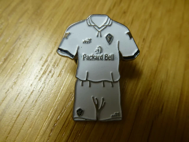 LEEDS UNITED FOOTBALL Club - Home Kit - Packard Bell - Pin Badge. £5.99 ...