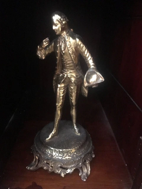 RARE ANCIENNE BELLE STATUE D’UN NOBLE EN MÉTAL DORÉ Hauteur: 31 cm ...