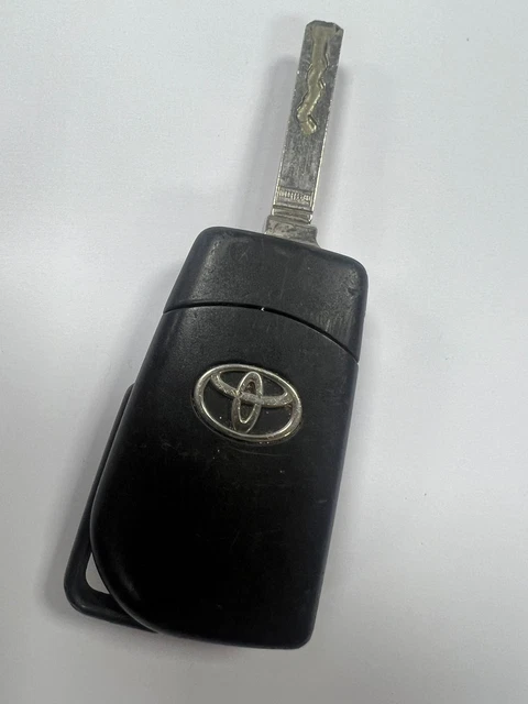 GENUINE TOYOTA 2 Button Remote Flip Key Fob, Tested & Working. Valeo ...