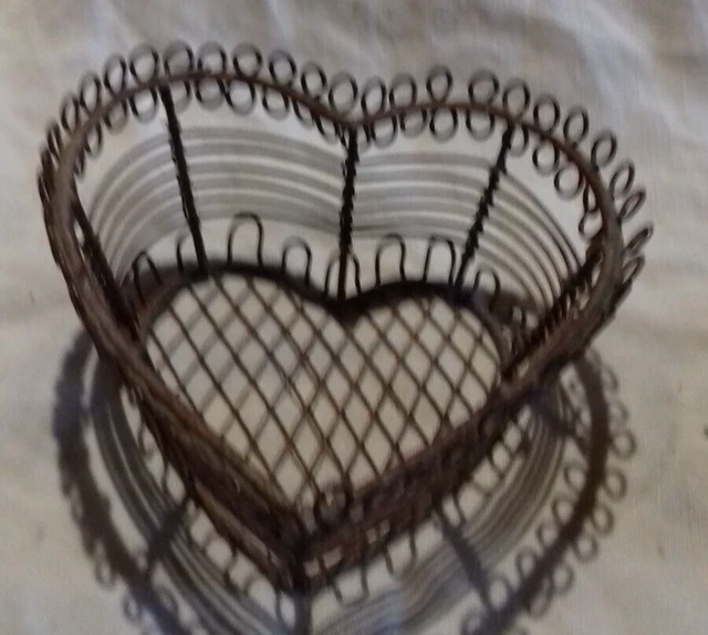 PANIER EN FIL De Fer En Forme De Coeur Dimensions 12Cm X13Cm EUR 20,00 ...