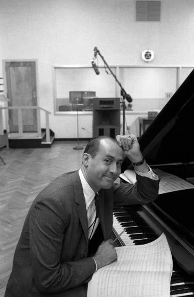 FILM COMPOSER HENRY Mancini in the recording studio 1959 OLD PHOTO 3 $8 ...