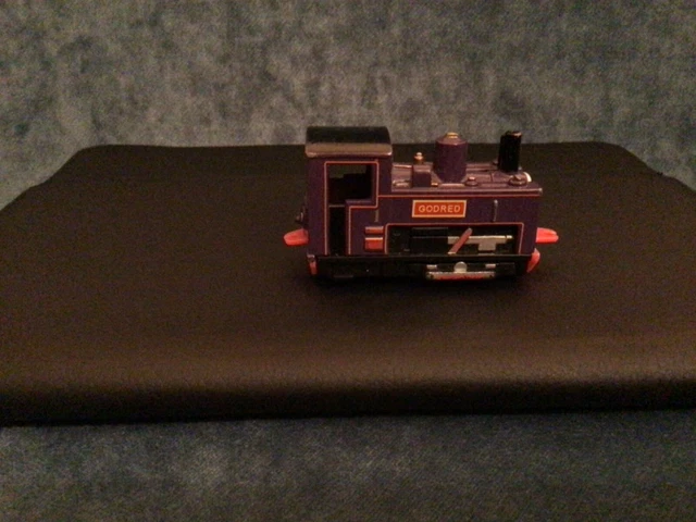 VINTAGE THOMAS THE Tank Engine & Friends. Die Cast Engine. Godred. ERTL ...
