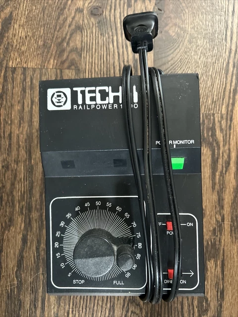 MRC TECH II RAILPOWER 1400 Transformer N/HO Scale Power Pack Throttle ...