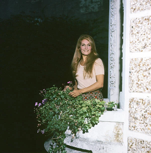 ITALIANBORN FRENCH ACTRESS & Singer Dalida Posing On The Balcony Of ...