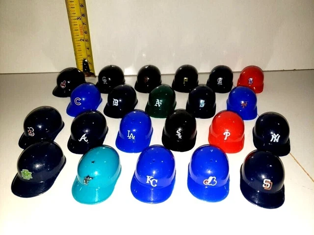 22 VINTAGE MINI Plastic MLB Collectible Batting Helmets Lot $17.09 ...