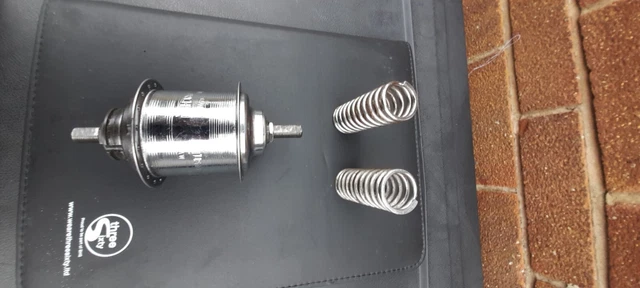 RALEIGH CHOPPER MK2 Sturmey Archer 3 Speed Hub 82 / 6.plus pair of ...