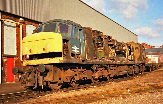 CLASS 45 NO 45052 in blue at mc metals springburn £1.20 - PicClick UK
