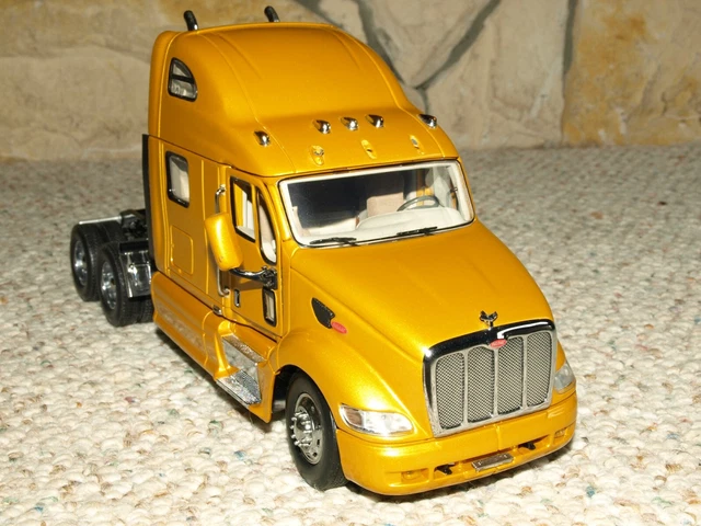 PETERBILT MODEL 387 Semi Truck w/ Refrigerated Trailer Franklin Mint 1: ...