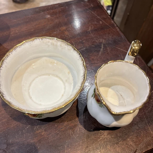 ROYAL ALBERT OLD Country Roses Milk Jug and Sugar Bowl Bone China £6.52 ...