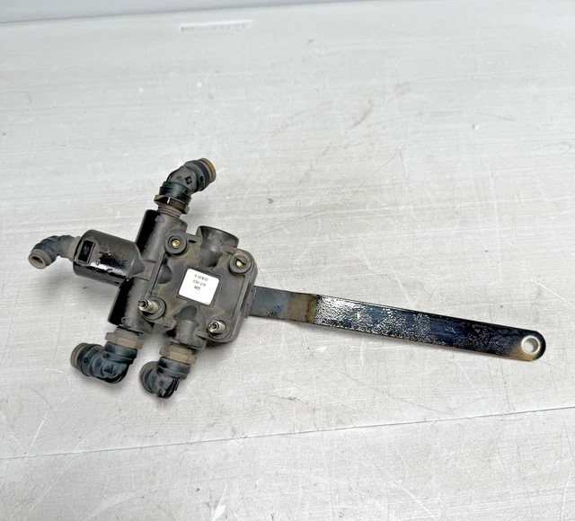 2024 FREIGHTLINER CASCADIA Air Height Leveling Control Valve 16-14318 ...