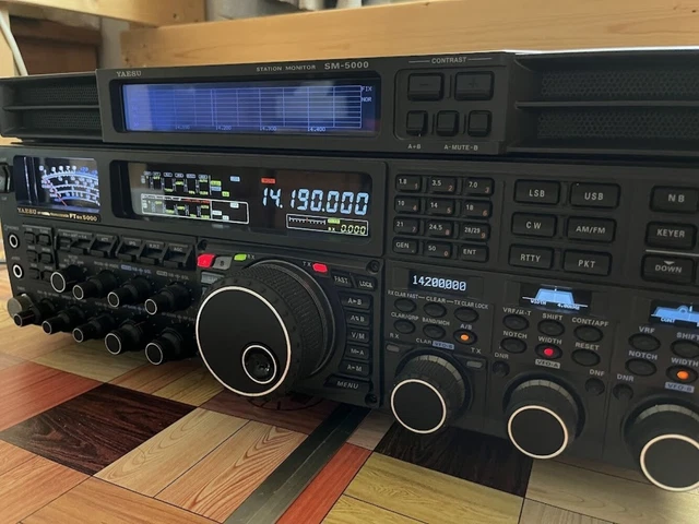 TESTED YAESU FTDX5000MP 200W HF 50MHzStation Monitor SM-5000 Ham Radio ...