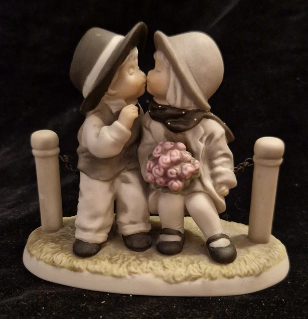 ENESCO B.BAHNER/VERKERKE FIGURINE - "With Love and Kisses" £12.99 ...