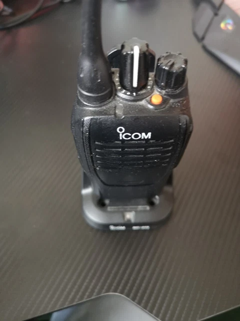 ICOM IC-F2000 WALKIE Talkie Radio UHF Transceiver made in Japan# £95.00 ...