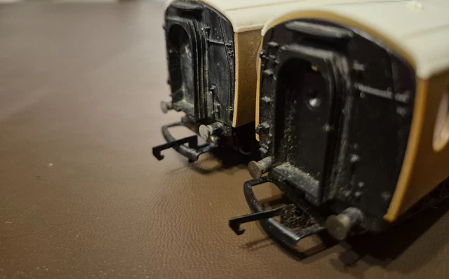 OO GAUGE TEAK LNER coaches, 1870 Break/3rd and 1010 composite £11.86 ...