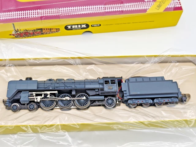 TRIX EXPRESS H0 32304 Dampflok Tender BR 01 der DR grau SOMO neuwertig ...