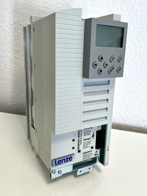 LENZE VECTOR 8200 / Frequenzumrichter E82EV552_4C000 / Sehr guter ...