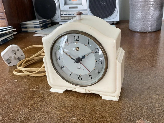 SMITHS SECTRIC BAKELITE Mains Electric Alarm Clock 1940/50 Cream EUR 17 ...