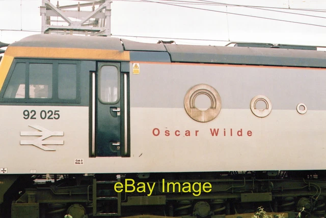 RAILWAY PHOTO 6X4 Class 92 92025 Oscar Wilde Side View Stabled Rugby ...