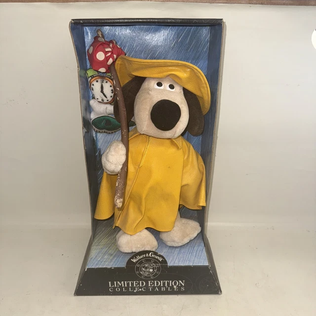 WALLACE & GROMIT Limited Edition Collectables - Gromit in Raincoat £47. ...