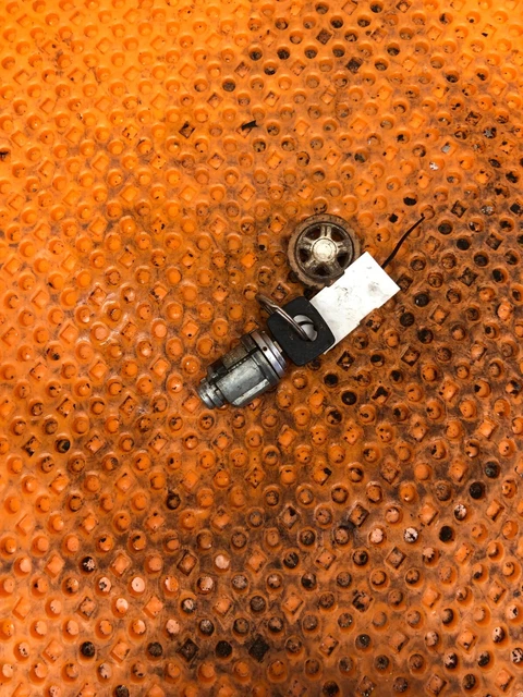 MERCEDES BENZ W201 190E Ignition Barrel + Key A2014620379 £95.00 ...